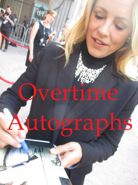 MARIA BELLO SIGNED 8X10 PHOTO – Overtime Autographs