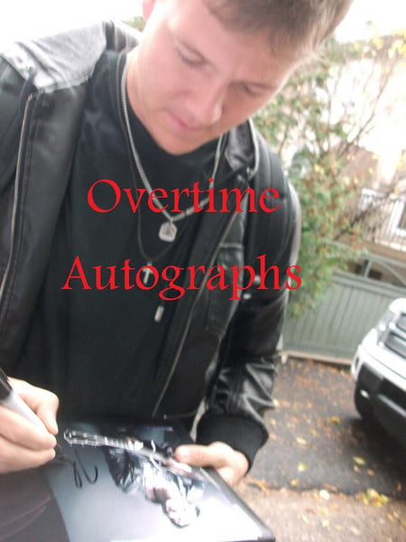 TYLER WARD SIGNED 8X10 PHOTO – Overtime Autographs